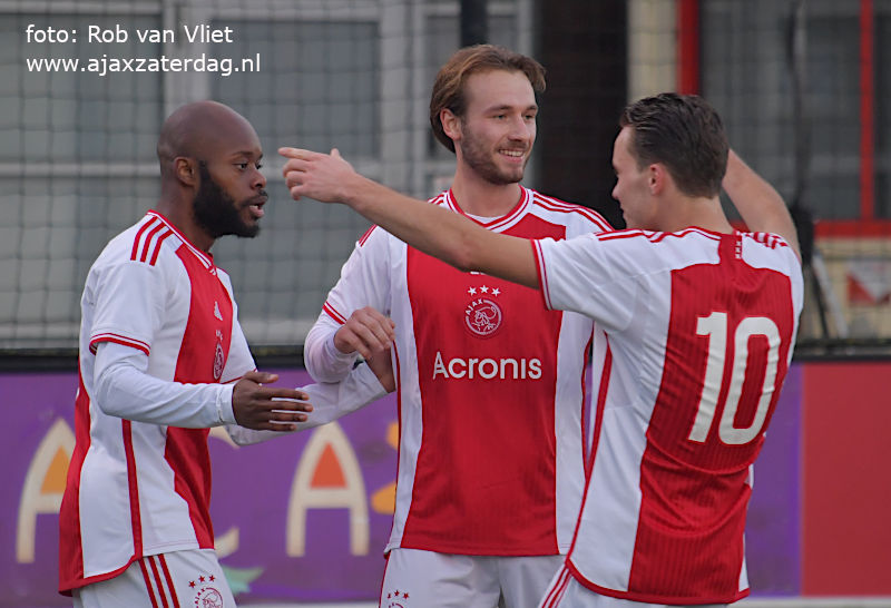 Ajax ook te sterk voor JOS/Watergraafsmeer (4-1) - AJAX zaterdag